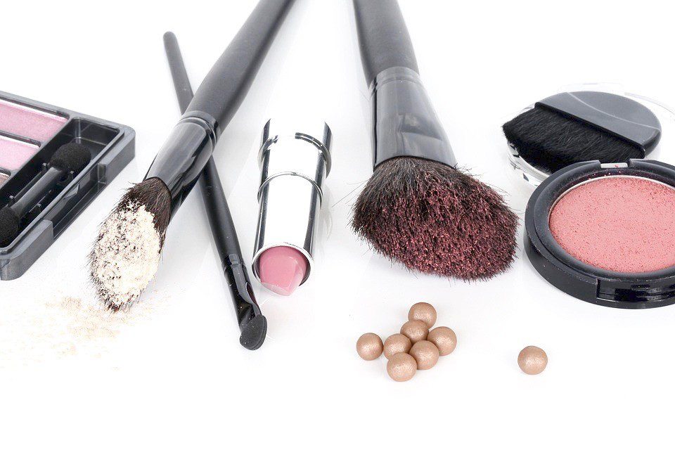 WHAT ARE THE MAKE-UP MISTAKES TO AVOID? | Flightshotelreview.com